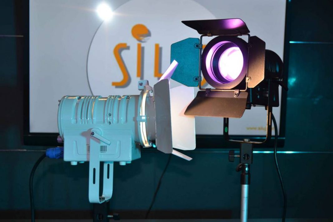 Proyectores LED con lente PC para teatro de SILUJ