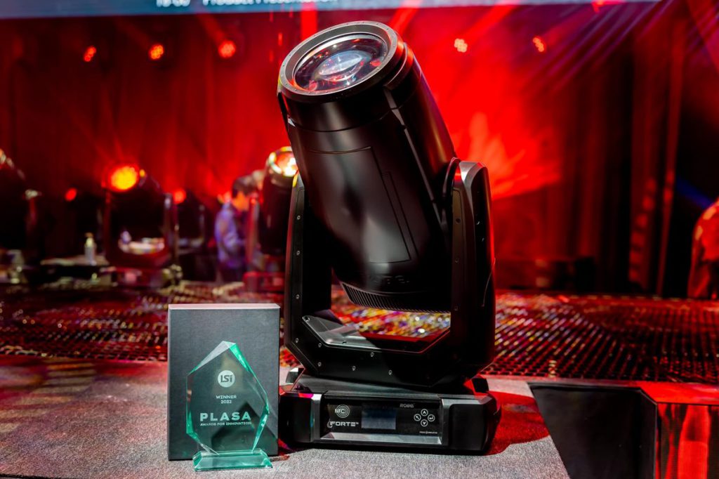 Luminarias iForte y TX1 PosiProfile de Robe lighting presentadas en ...