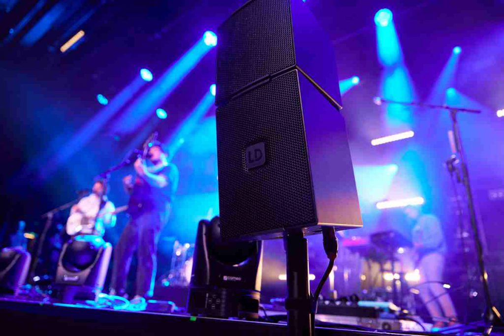 Equipos de sonido Line Array: Características y Tipos