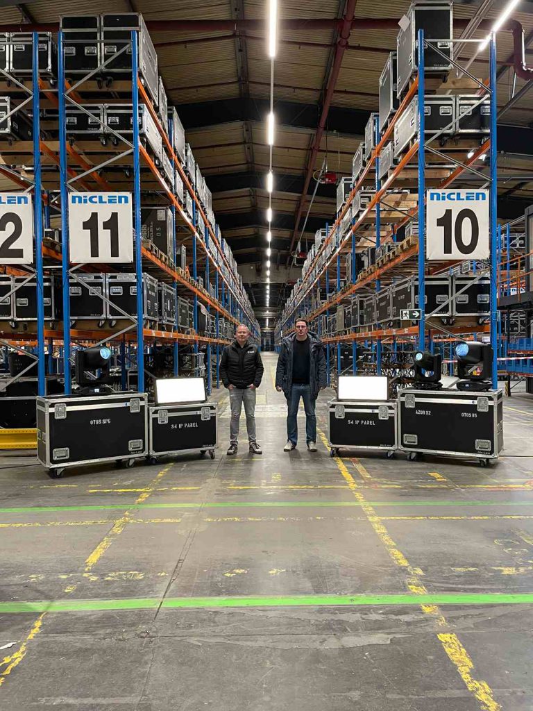 paneles softlight led Cameo S4 IP para la empresa de alquiler NicLen