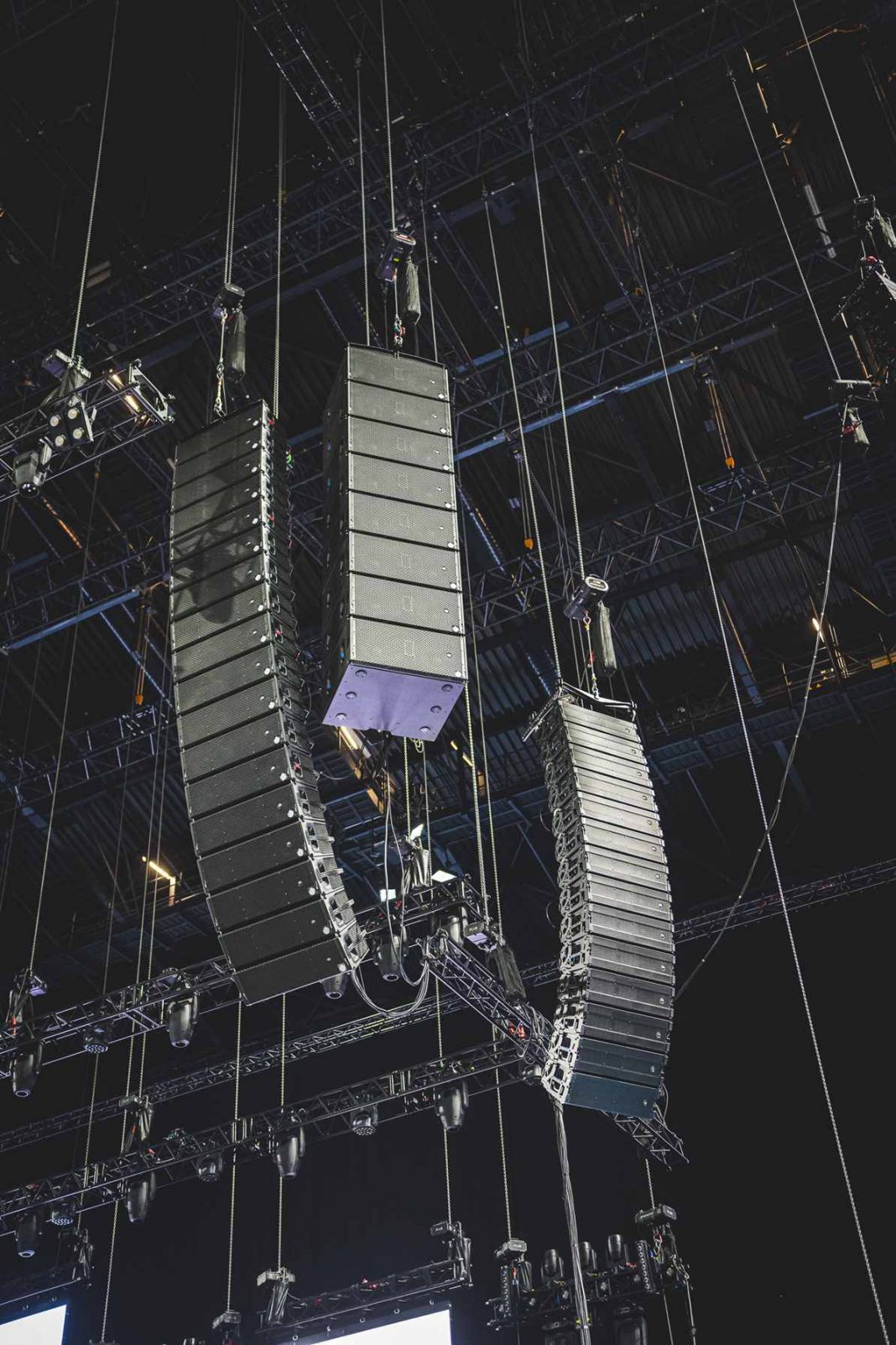 Equipos de sonido Line Array: Características y Tipos